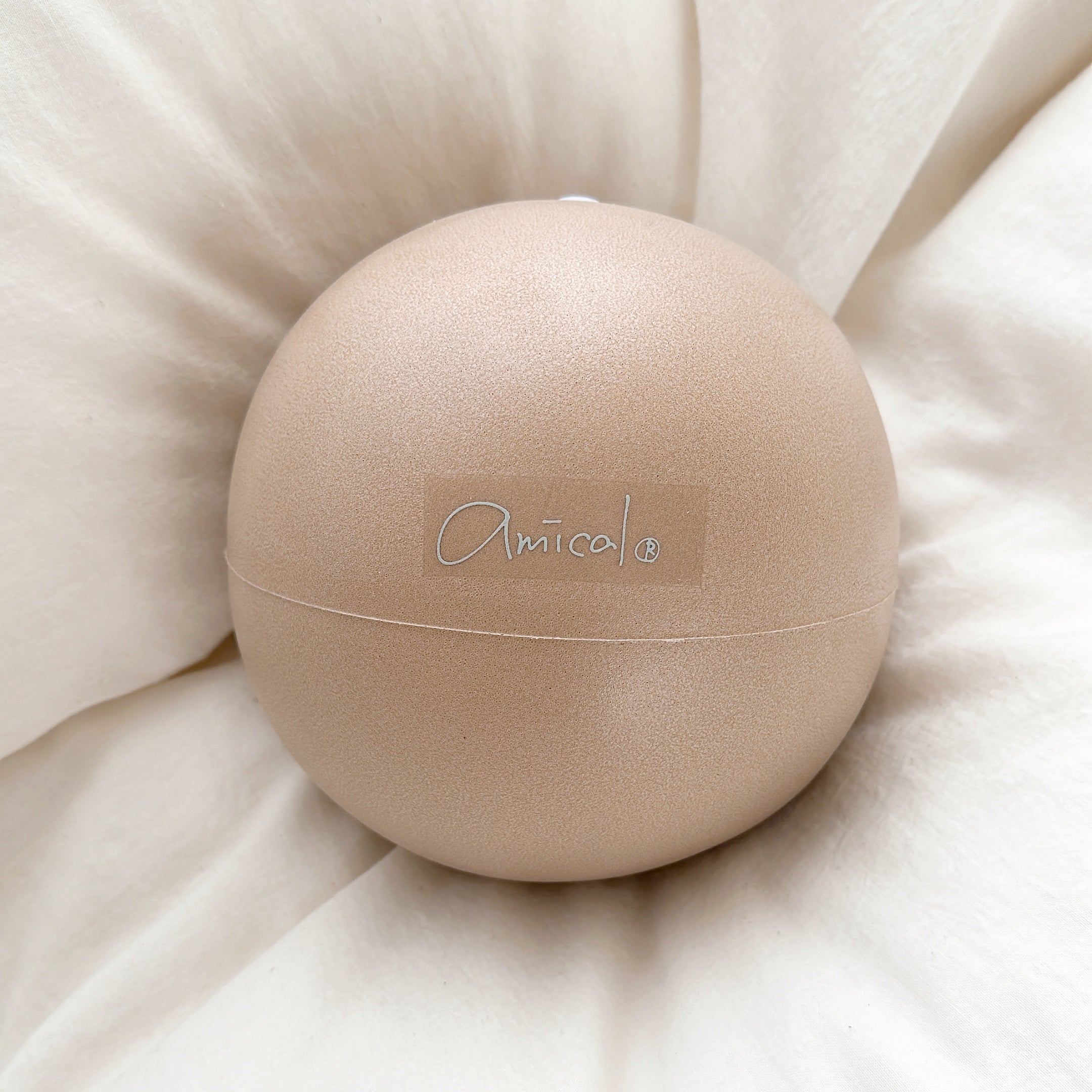 amical®︎ ball / Hug